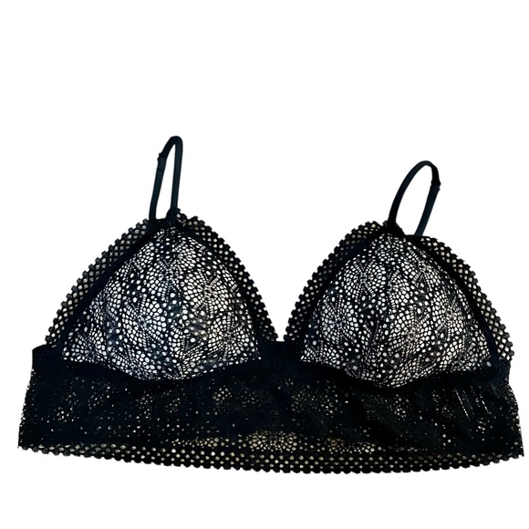 Victoria's Secret | Intimates & Sleepwear | 32 Vs Lace Bra Bralette ...